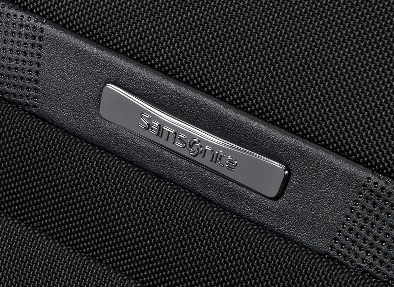 Pro-DLX 6 Briefcase 17.3" Black | Samsonite Ireland