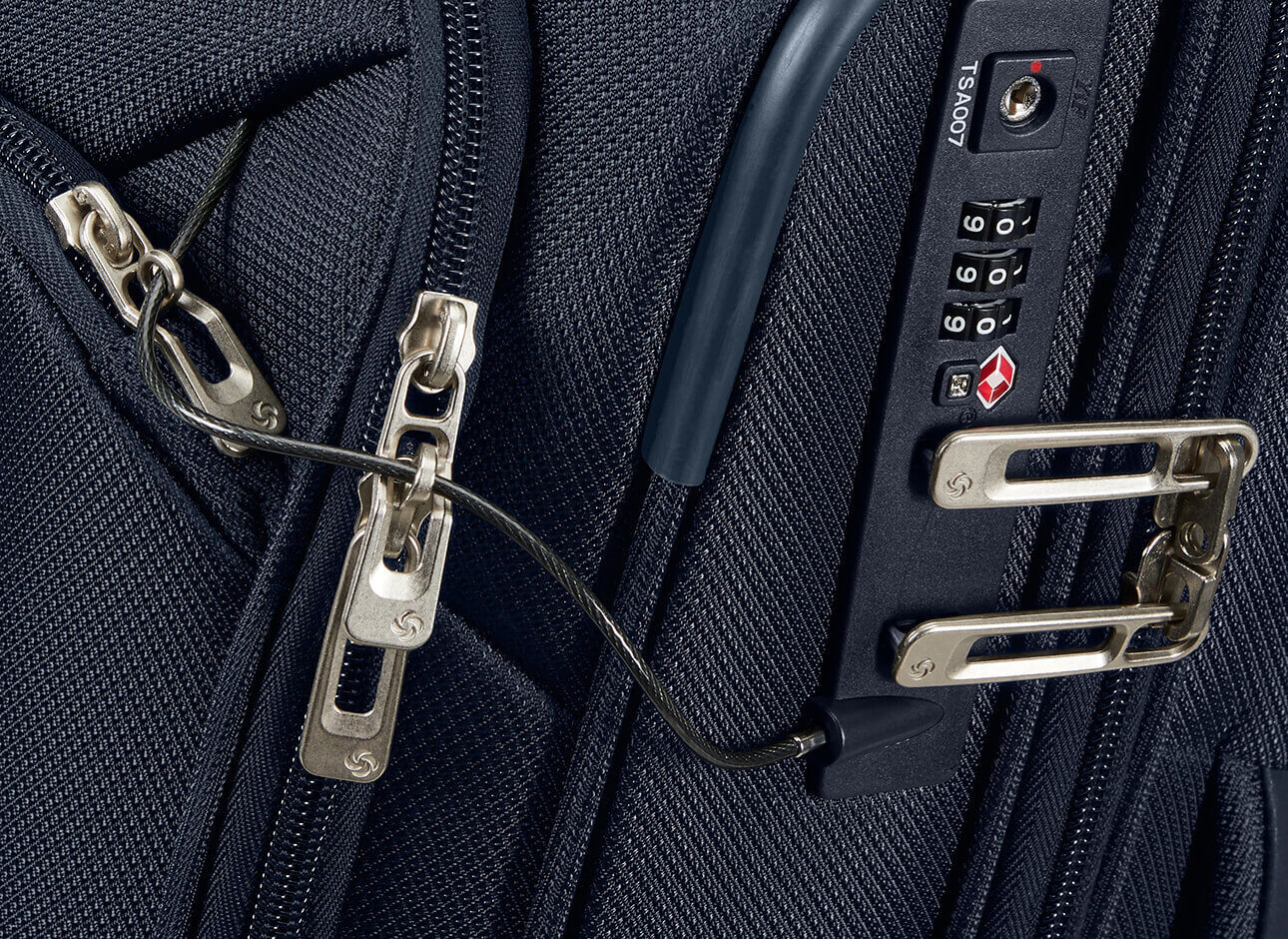 Respark Spinner Expandable (4 wheels) 55cm Black | Samsonite Ireland